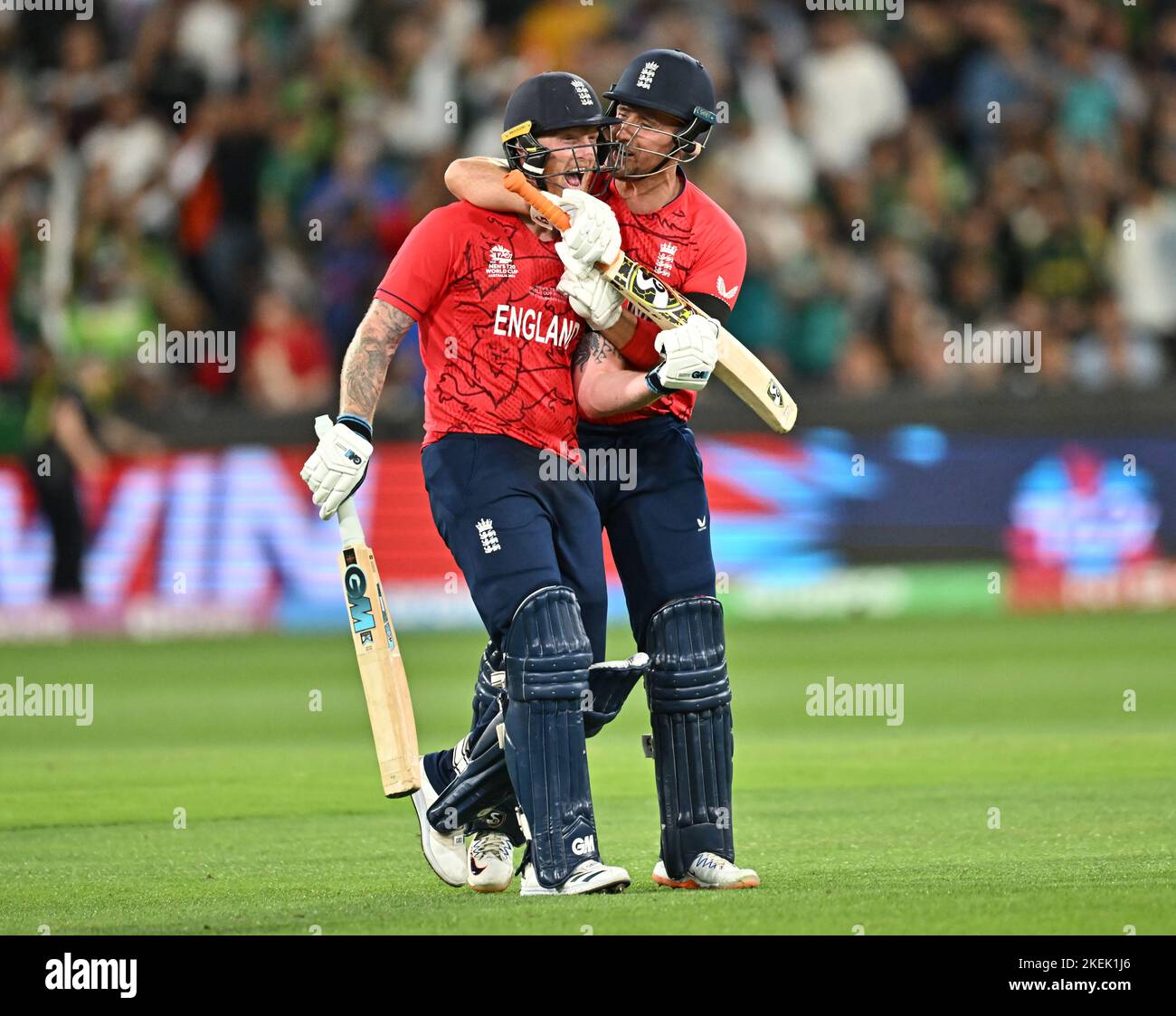 Melbourne, Australia. 13th Nov, 2022. England team celebrate after ...