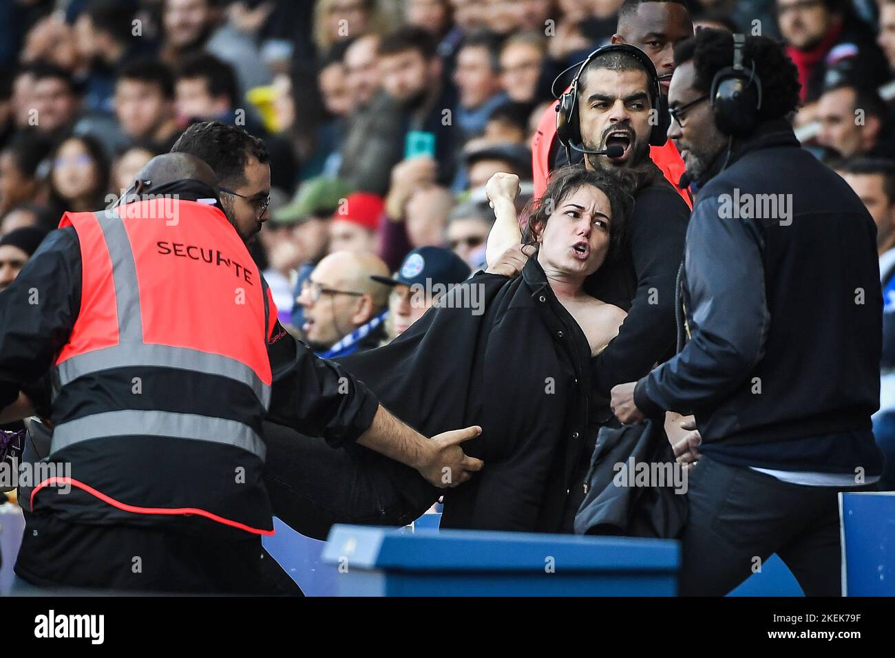 Femen paris hi-res stock photography and images - Alamy