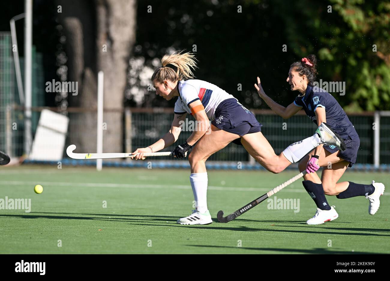 Dragons' Valerie Magis and Oree's Jasbeer Singh pictured in action ...