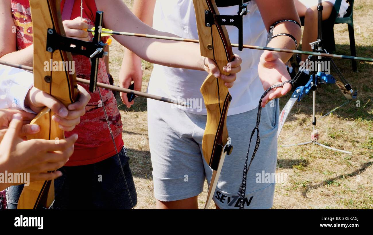 Archery game hi-res stock photography and images - Alamy