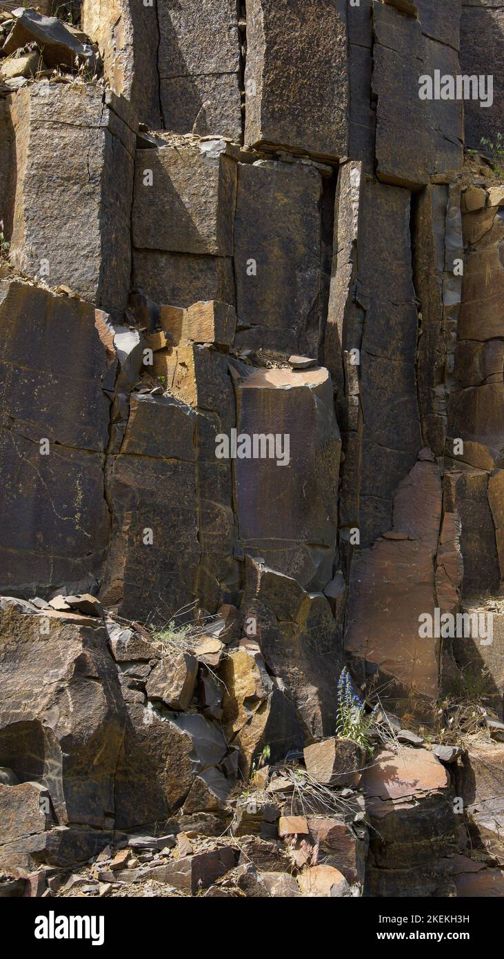 Stones shards hi-res stock photography and images - Alamy