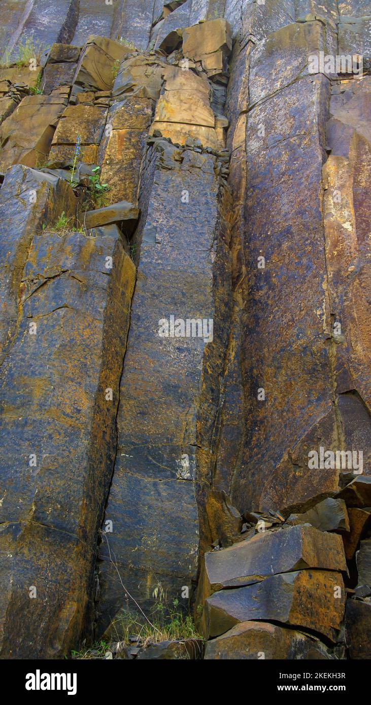 Stones shards hi-res stock photography and images - Alamy