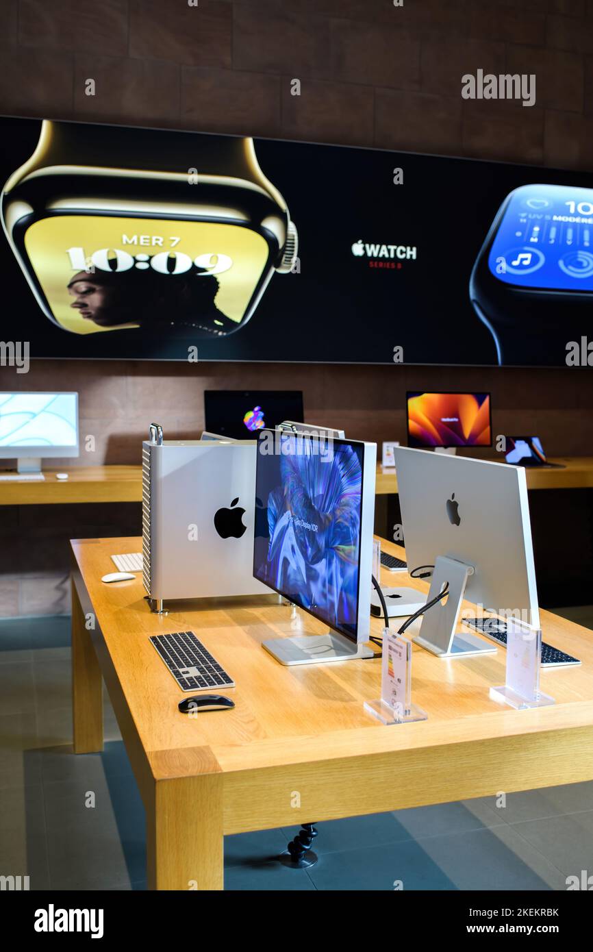 Paris, France - Oct 28, 2022: Side view of powerful Mac Pro workstation ...