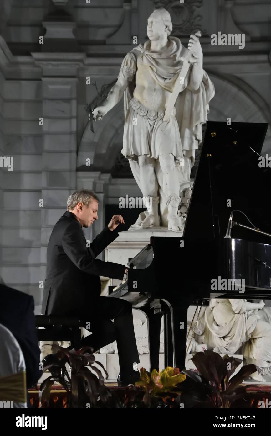 French pianist, Maxime Zecchini, performs western classical to popular ...
