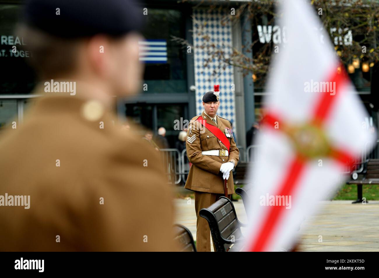 Bagpipes remembrance day poppy hi-res stock photography and images - Alamy