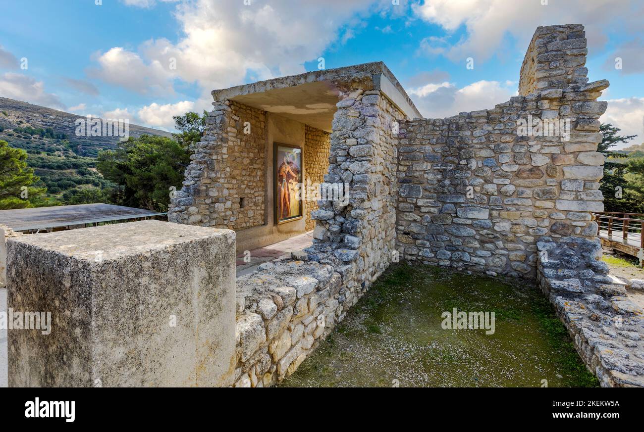 Knossos palace. Crete, Greece. Knossos palace - largest Bronze Age ...