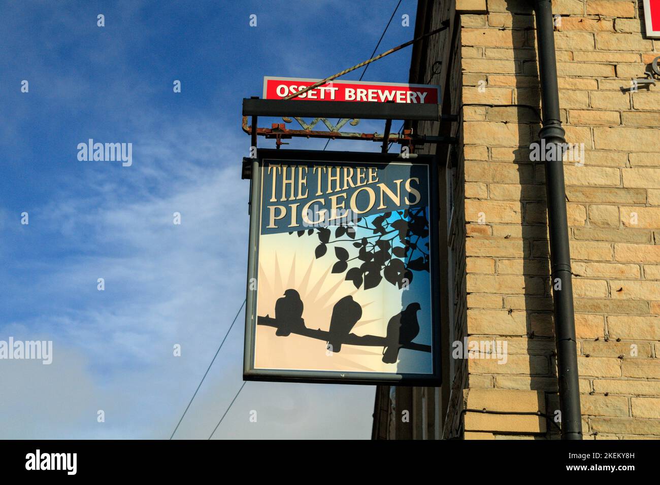 The Three Pigeons. South Parade, Halifax Stock Photo - Alamy