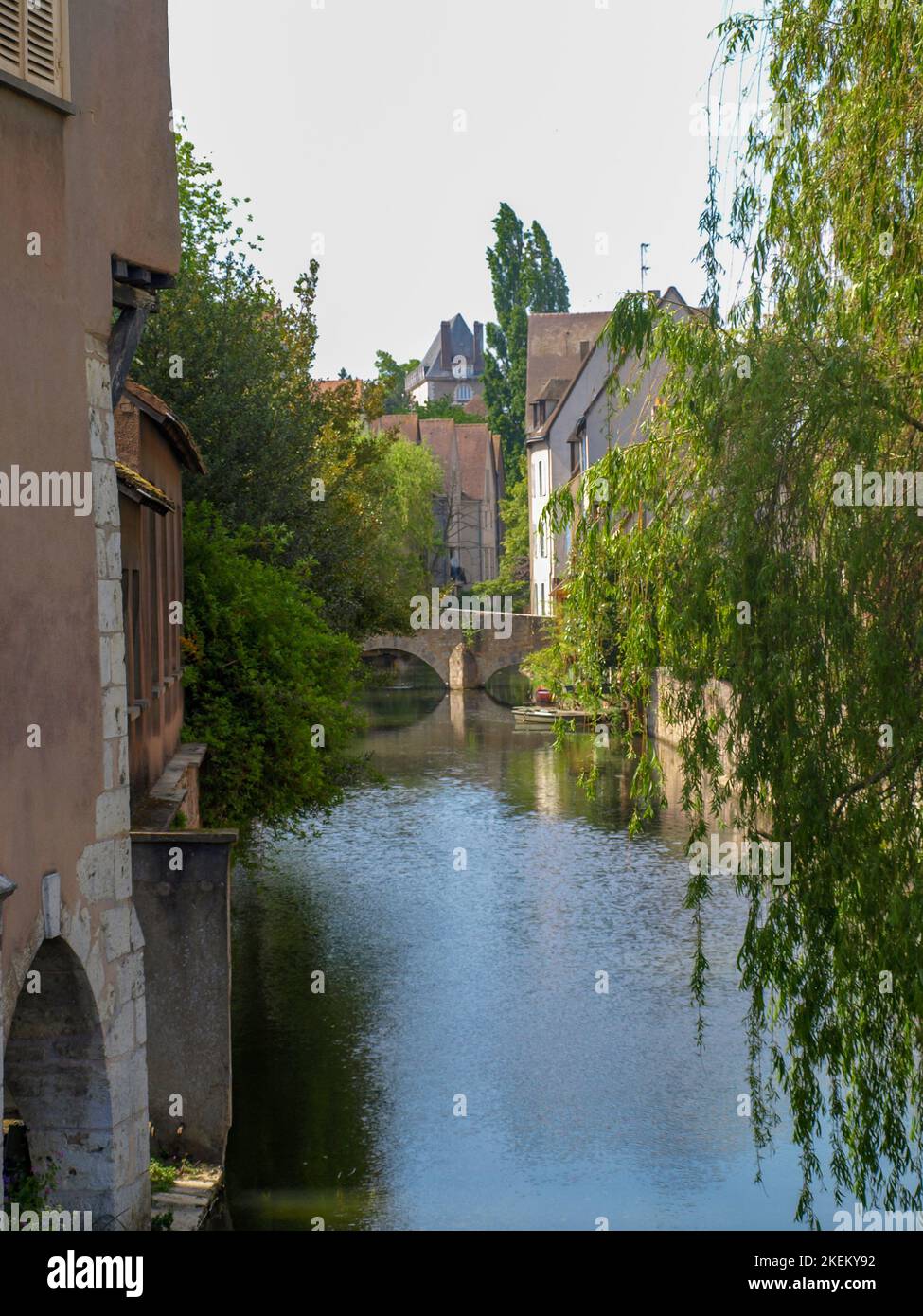 River L´Eure with old town houses of Chartres in France Stock Photo - Alamy