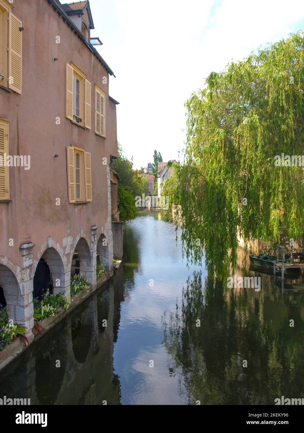 River L´Eure flowing through the old town of Chartres in France Stock ...