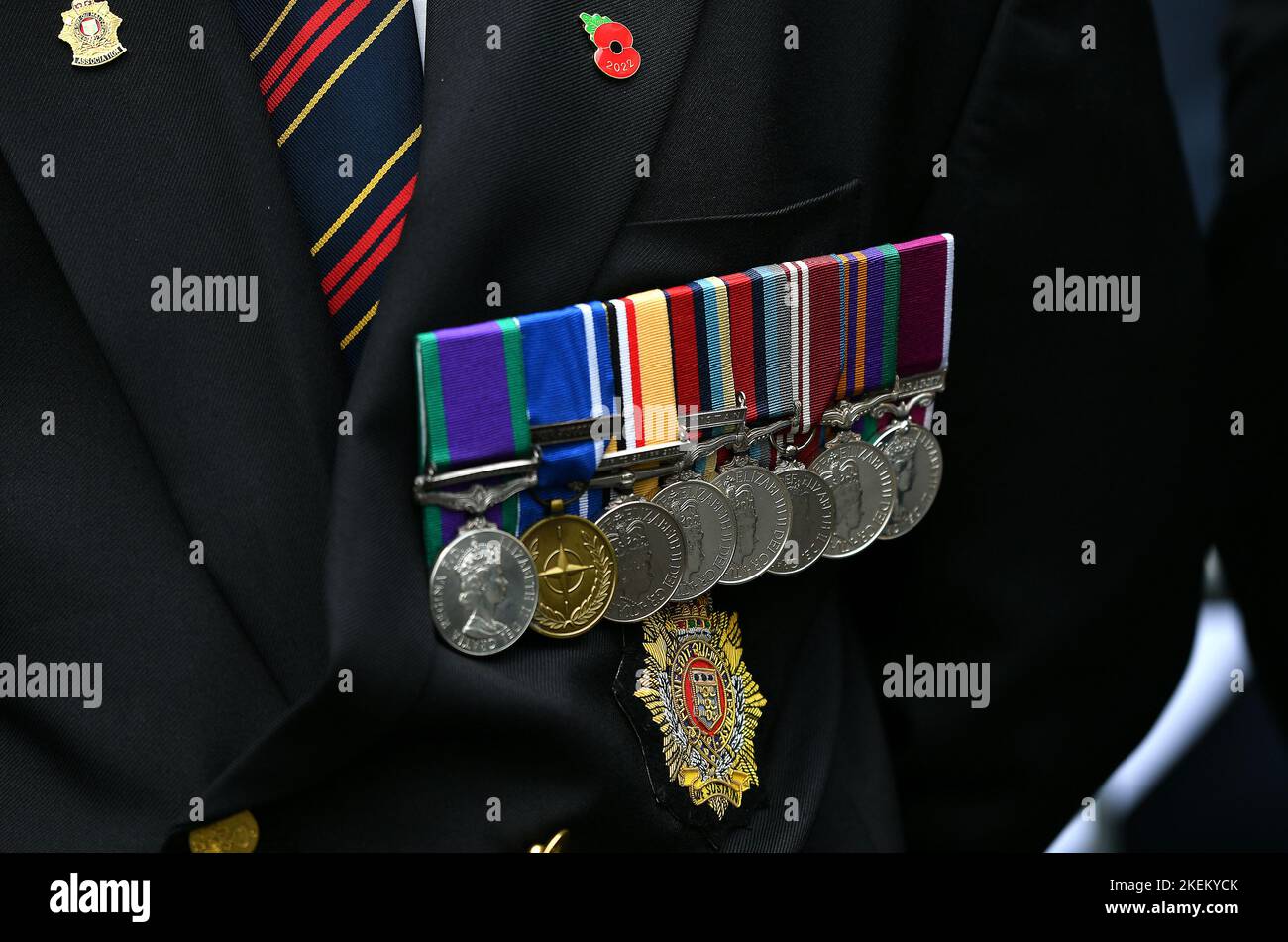 Bagpipes remembrance day poppy hi-res stock photography and images - Alamy