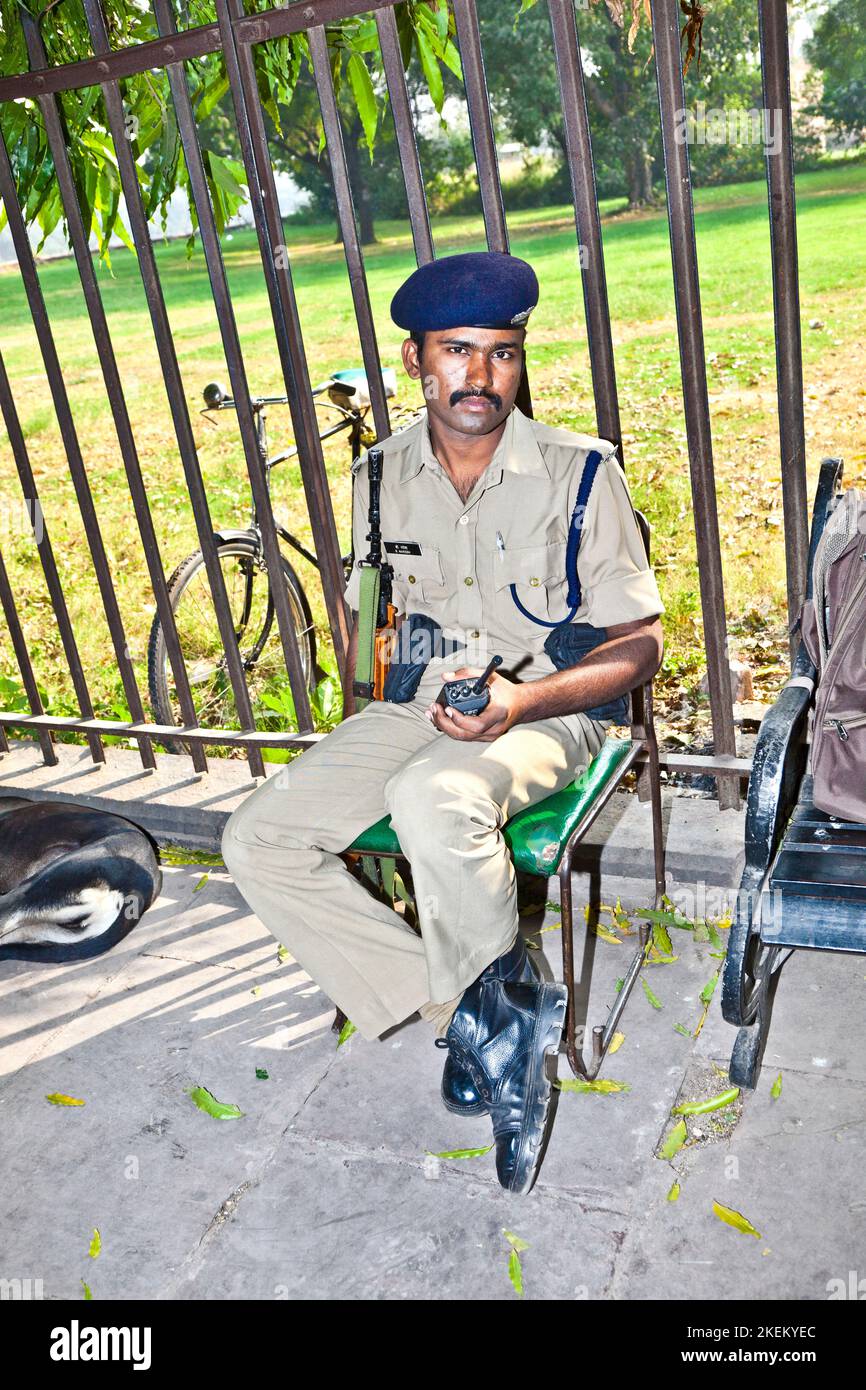 Delhi police with gun hi-res stock photography and images - Alamy