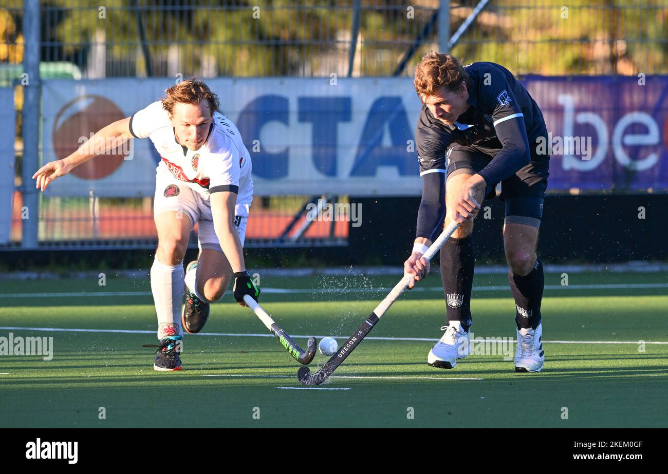 Dragons' Mathew Cobbaert and Oree's Jonathan Beckers fight for the ball ...