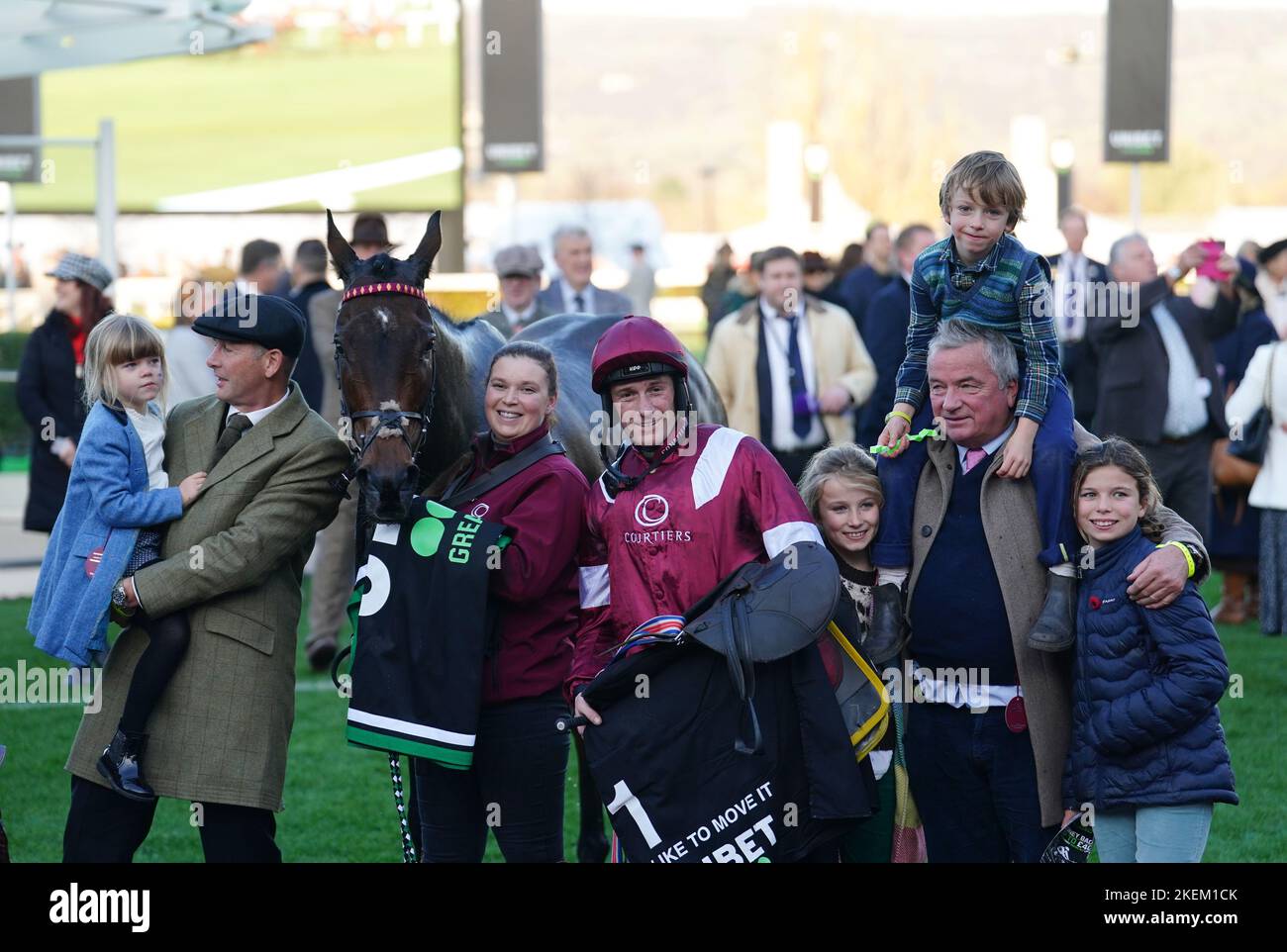 I like to move it cheltenham 2022 hi-res stock photography and images ...