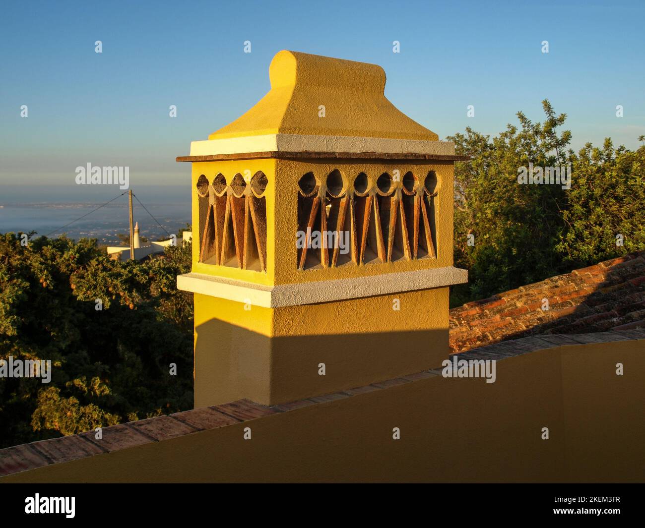 Structure blue and yellow brick hi-res stock photography and images - Alamy