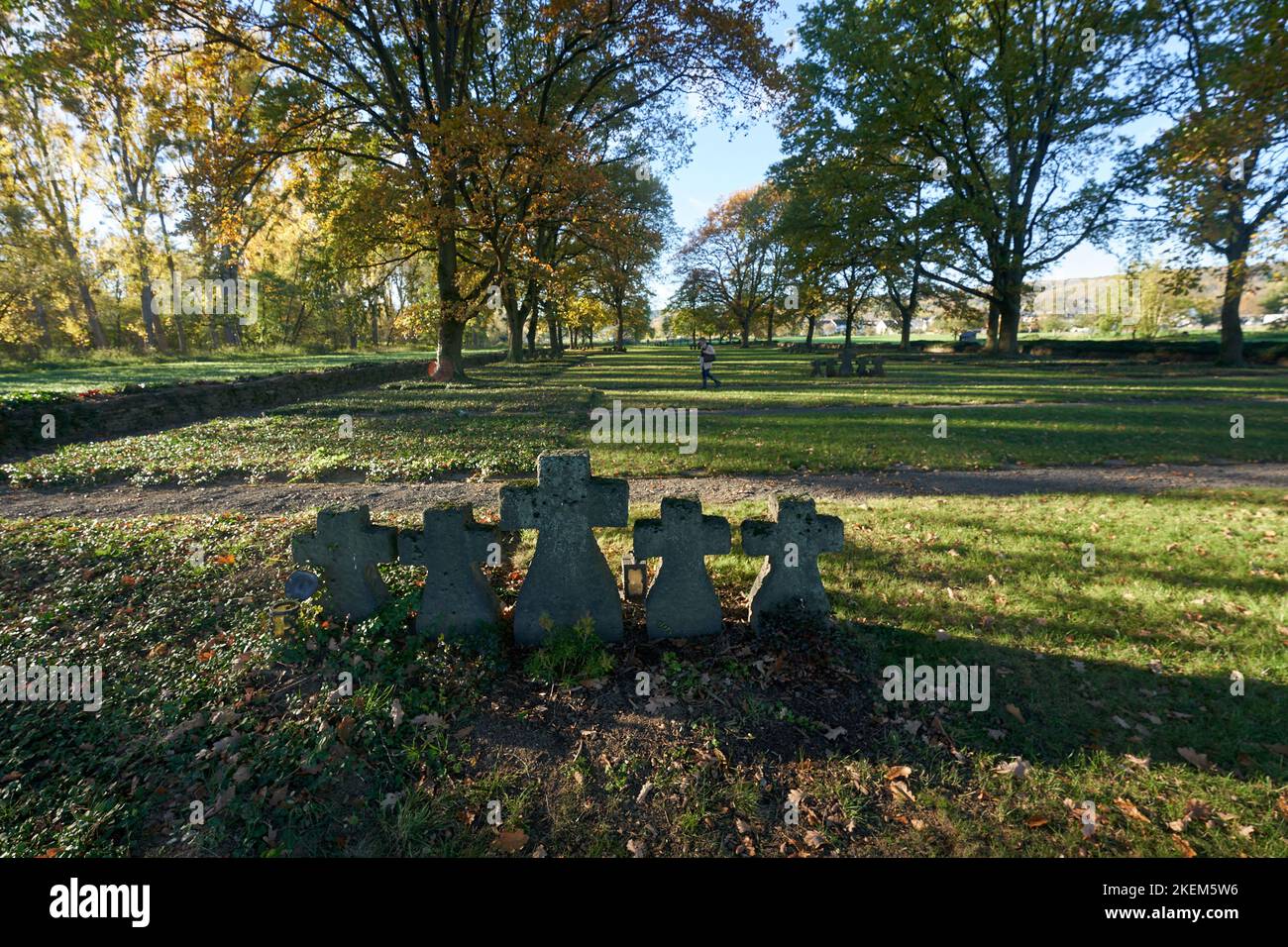 Sinzig, Germany. 13th Nov, 2022. Stone crosses in the military cemetery ...