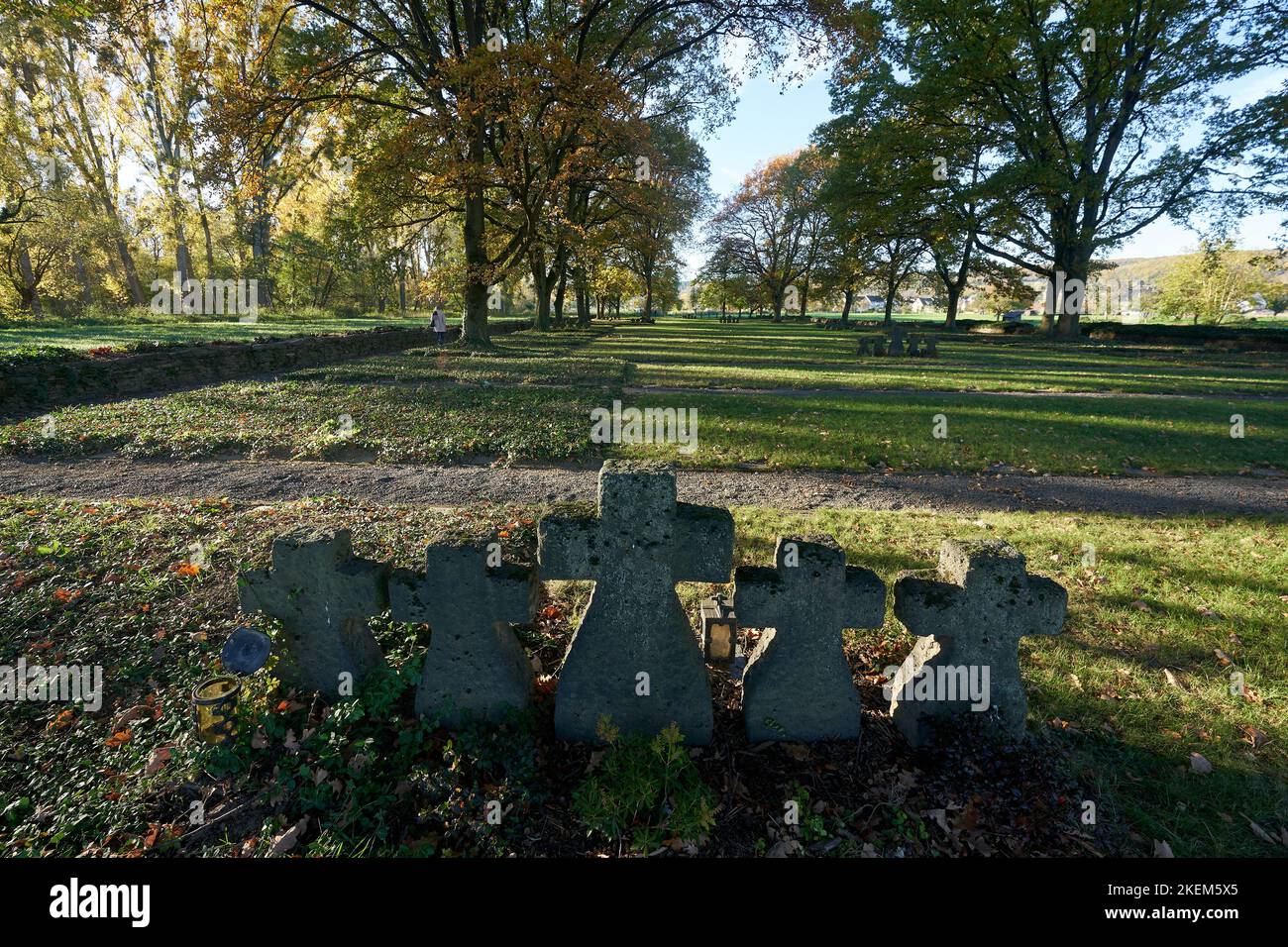 Sinzig, Germany. 13th Nov, 2022. Stone crosses in the military cemetery ...