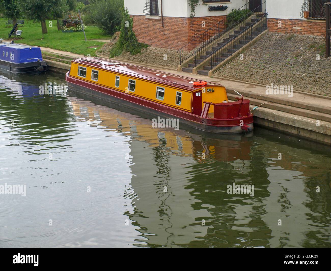 River view of the river avon with mooring boats in Tewkesbury in ...