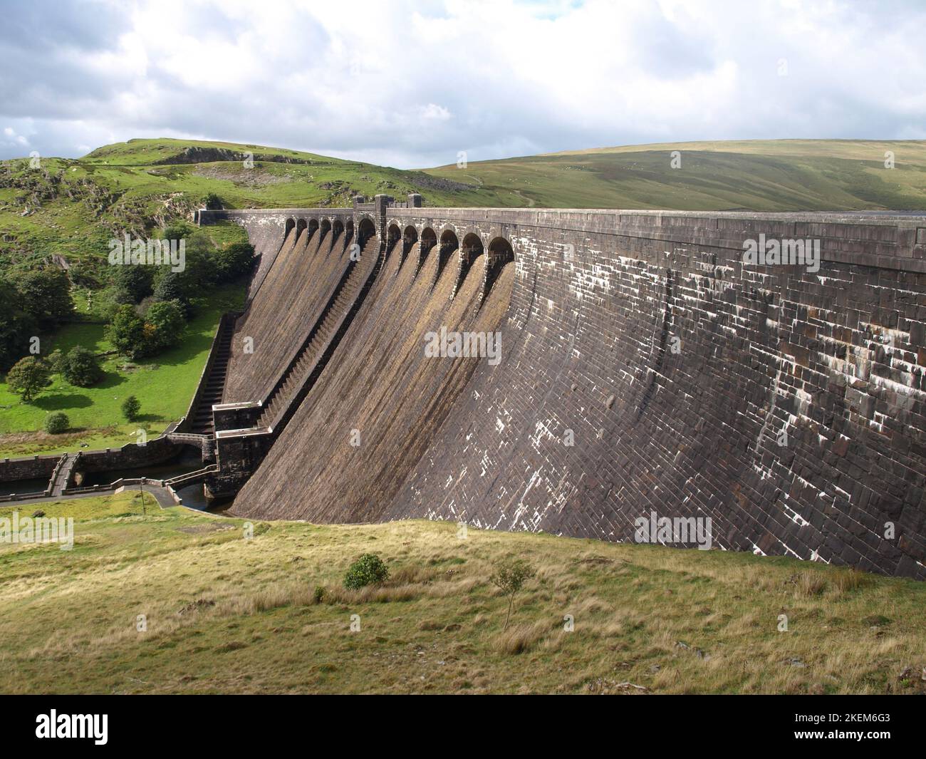 Dam of Clearwen reservoir, Elan Valley, Wales Stock Photo - Alamy