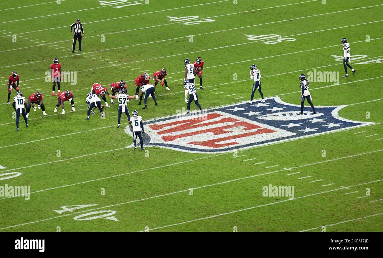 Nfl football field view 2022 hi-res stock photography and images - Alamy