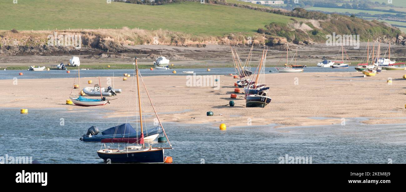Low tide on the tidal section of the river Camel between Rock and ...