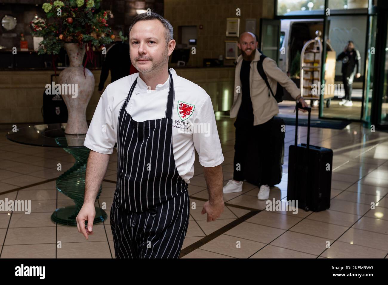 PONTYCLUN, UK. 13th Nov, 2022. Wales' Chef Jody Palmer arrives on camp ...