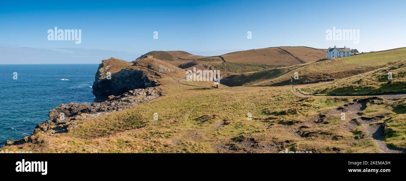 Cornish landscape with a farmhouse near Port Isaac Stock Photo - Alamy