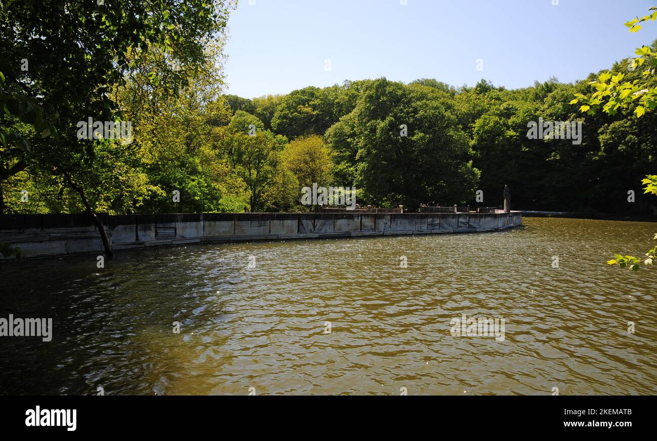 Located in Istanbul, Turkey, Valide Sultan Dam was built in 1796 Stock ...