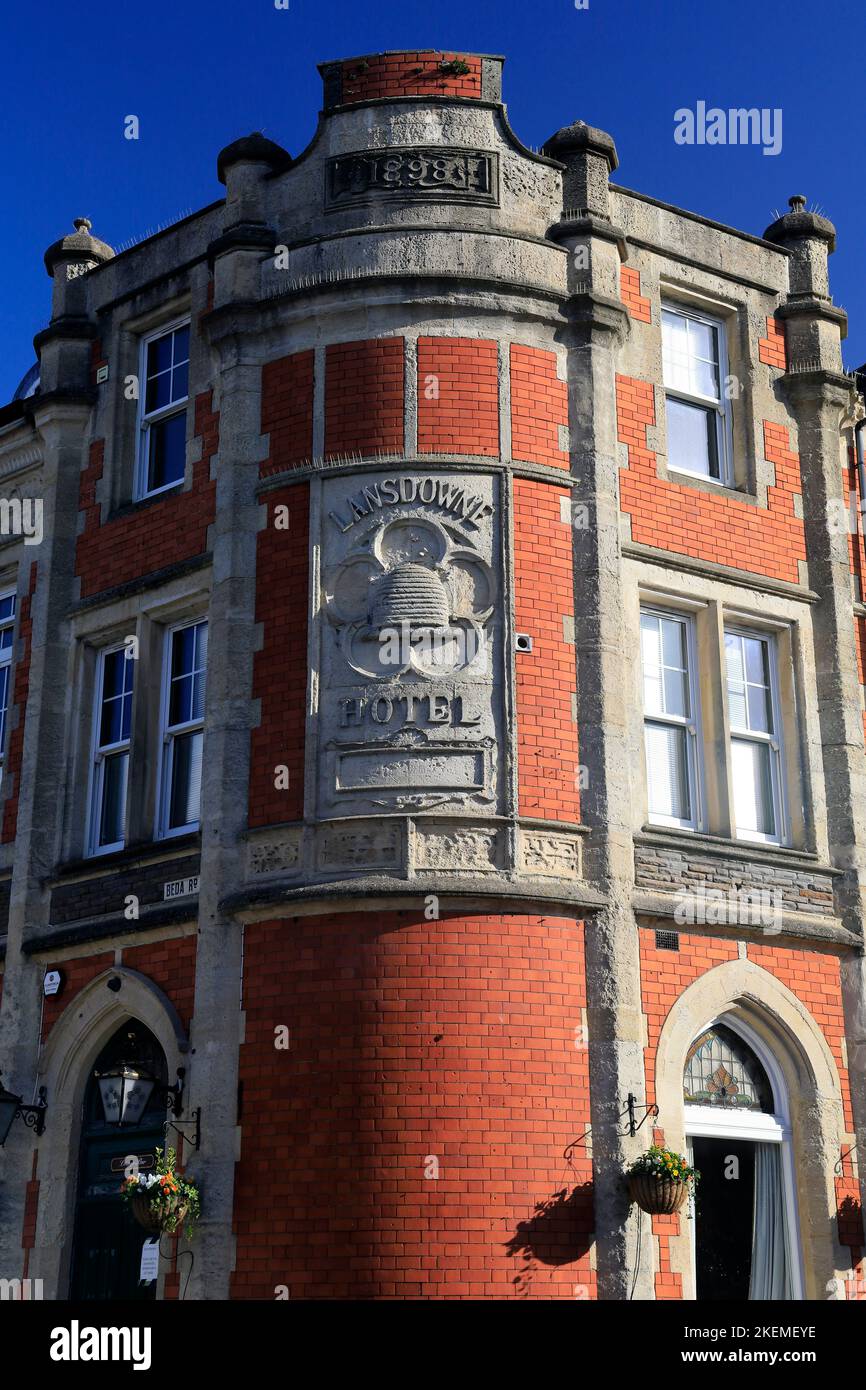 The Landsdowne public house, Canton, Cardiff. Exterior with blue sky ...