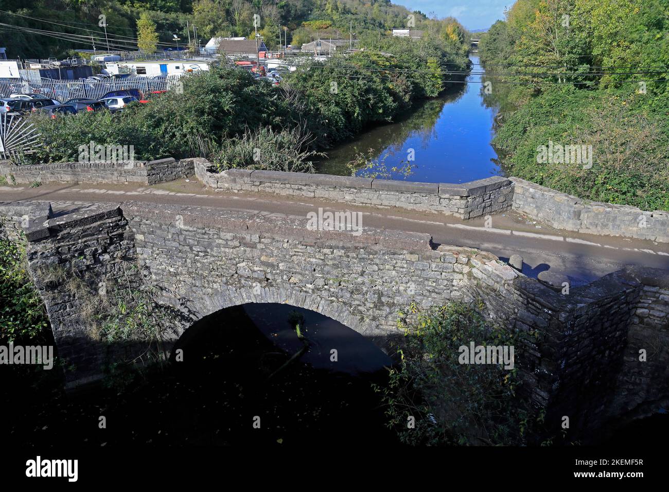 The old stone triple-arched Leckwith Bridge crosses the River Ely ...