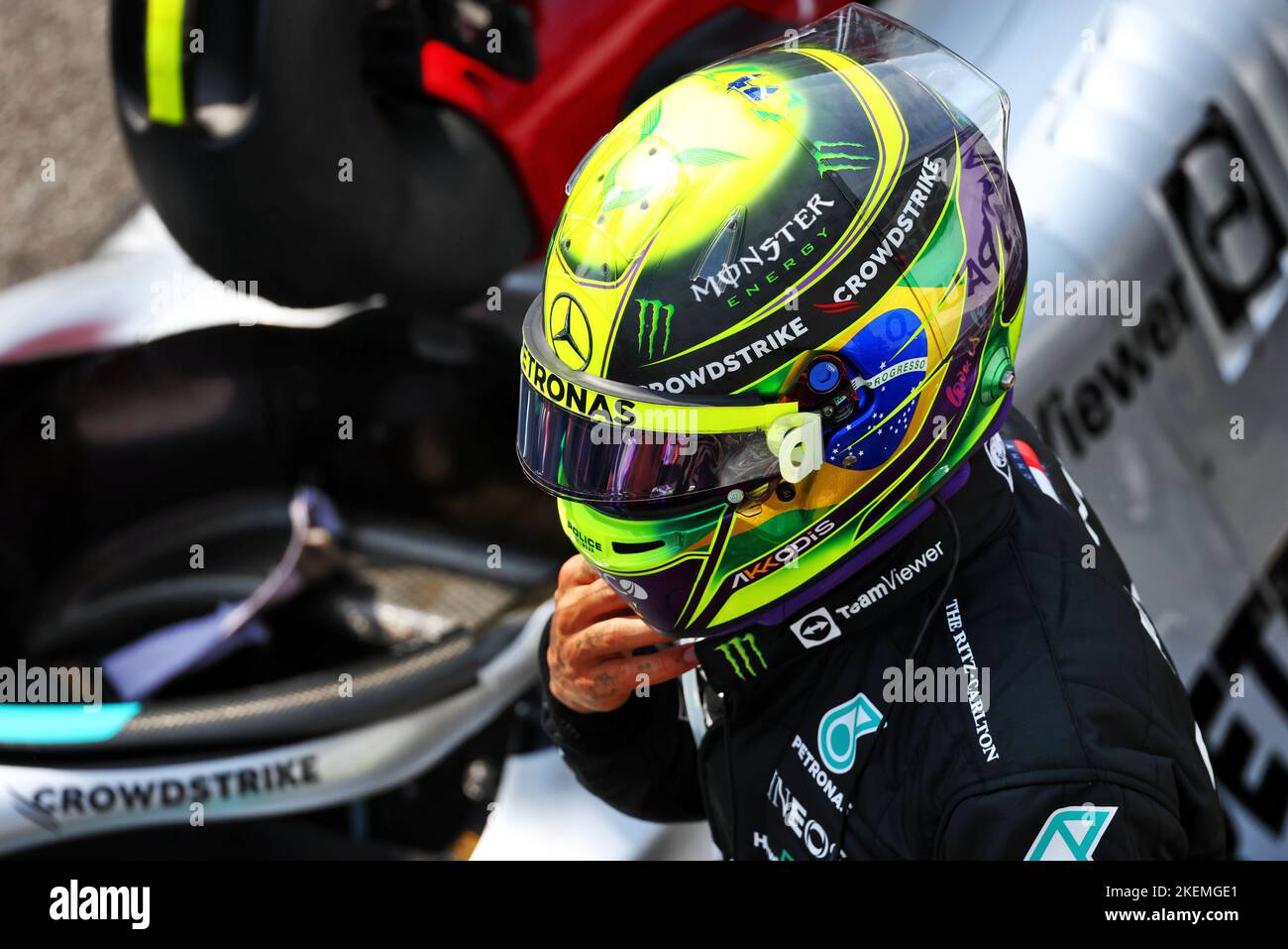 Lewis Hamilton (GBR) Mercedes AMG F1 W13 on the grid Stock Photo - Alamy