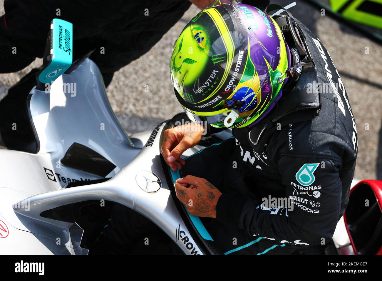 Lewis Hamilton (GBR) Mercedes AMG F1 W13 on the grid Stock Photo - Alamy