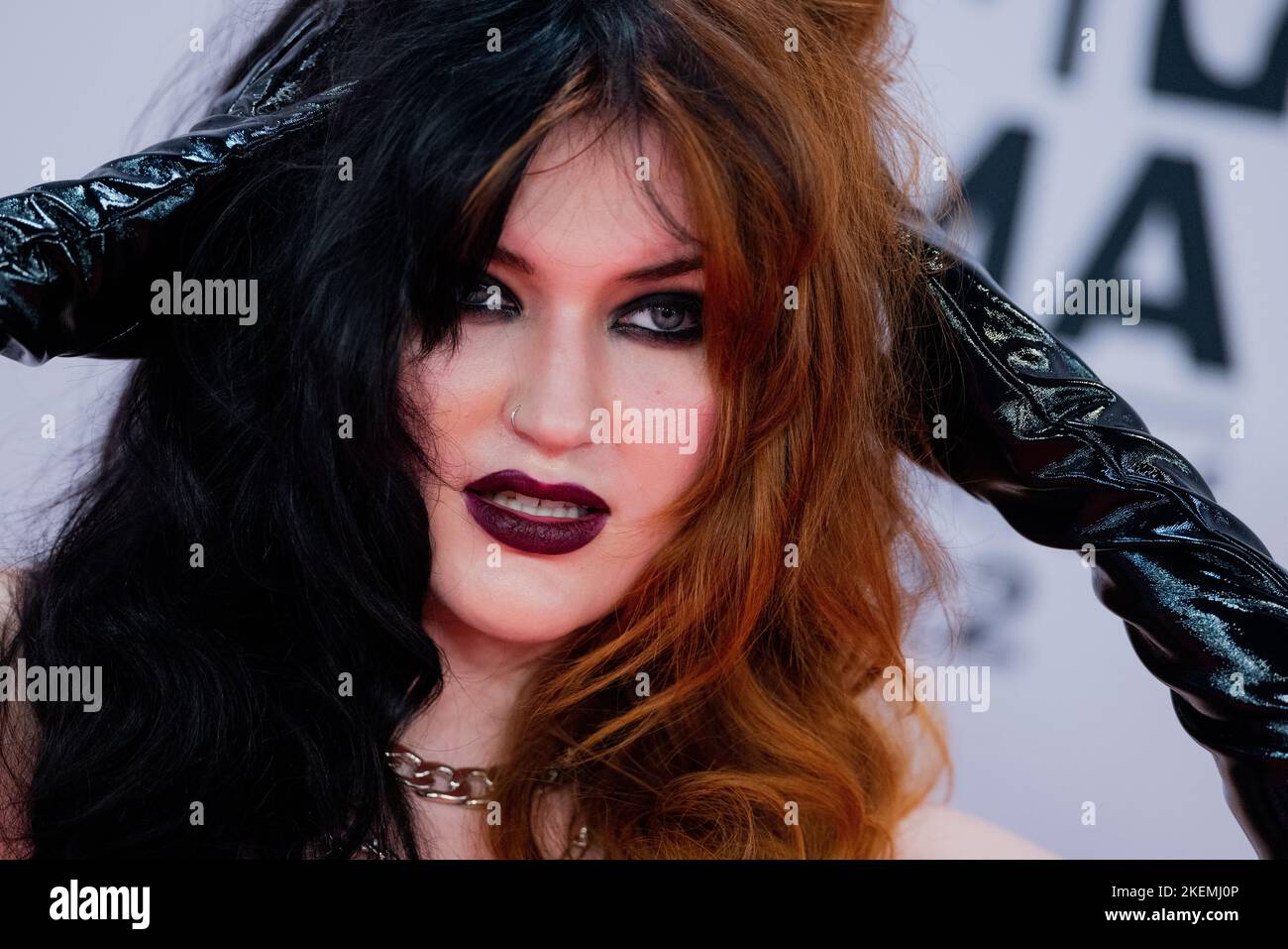Duesseldorf, Germany. 13th Nov, 2022. Singer Gayle walks the red carpet ...