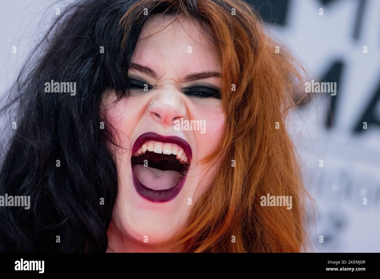 Duesseldorf, Germany. 13th Nov, 2022. Singer Gayle walks the red carpet ...