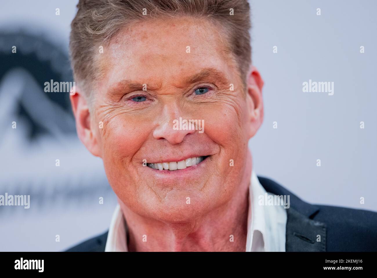 Duesseldorf, Germany. 13th Nov, 2022. David Hasselhoff walks the red ...