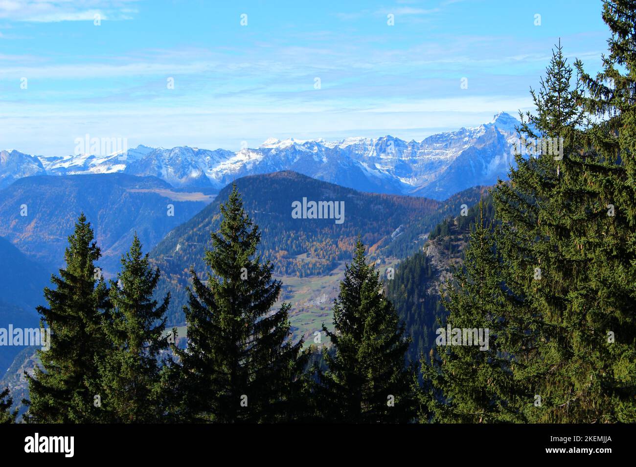 Green mountains valleys in verbier hi-res stock photography and images ...