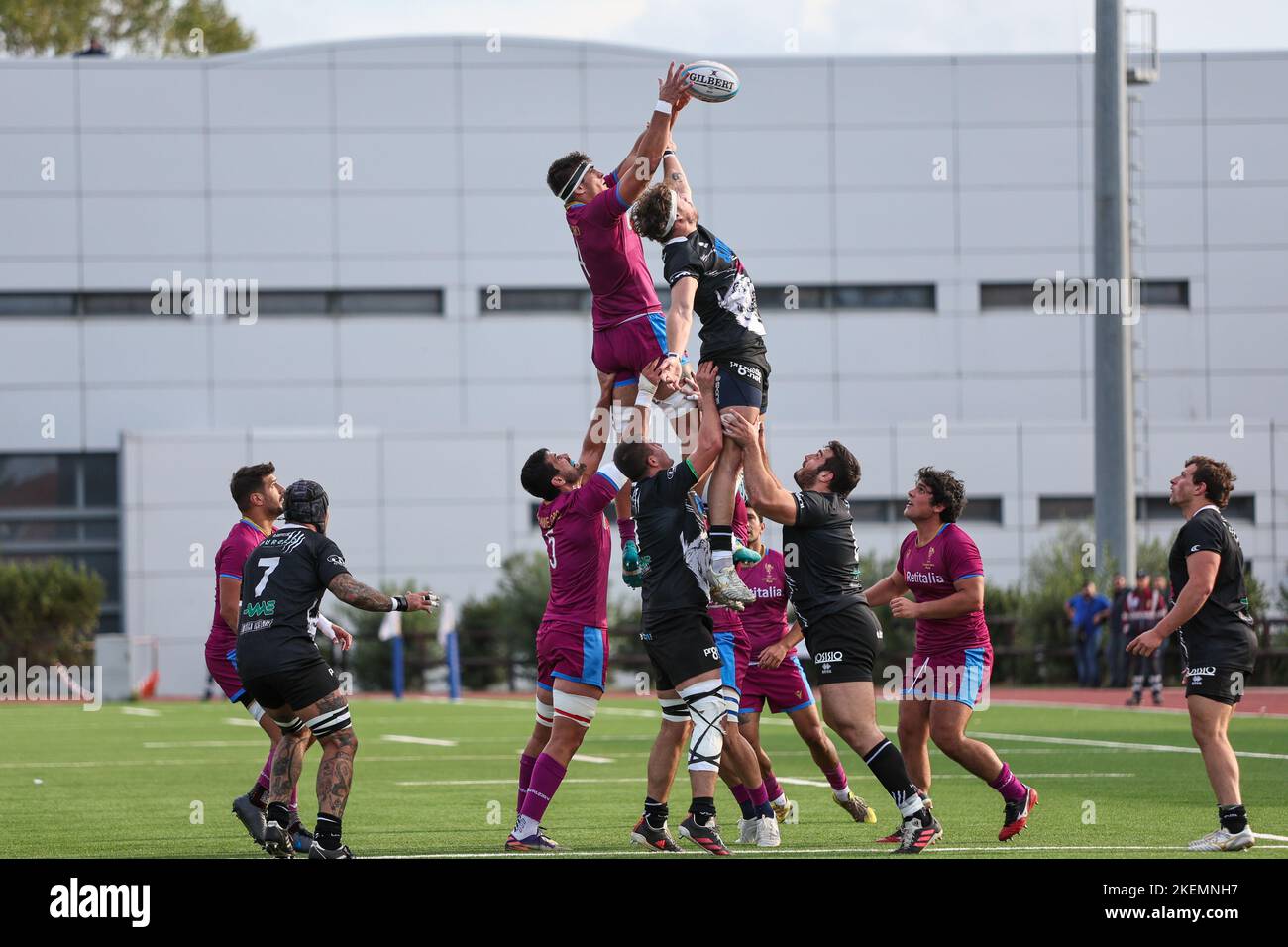 Sitav rugby lyons hi-res stock photography and images - Alamy
