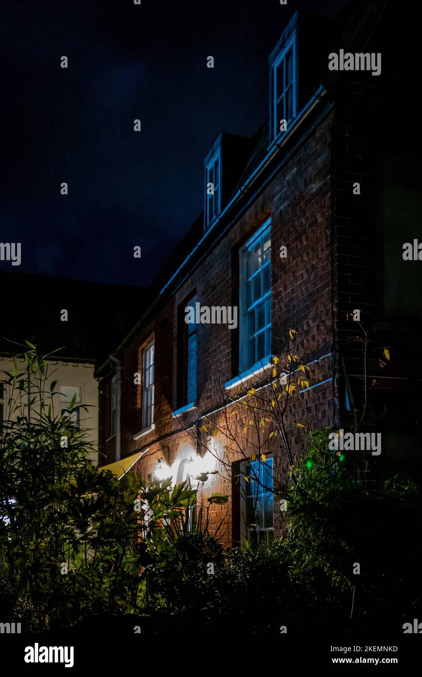 Bridport at night, Courtyard house on an Autumn night. Quiet and ...