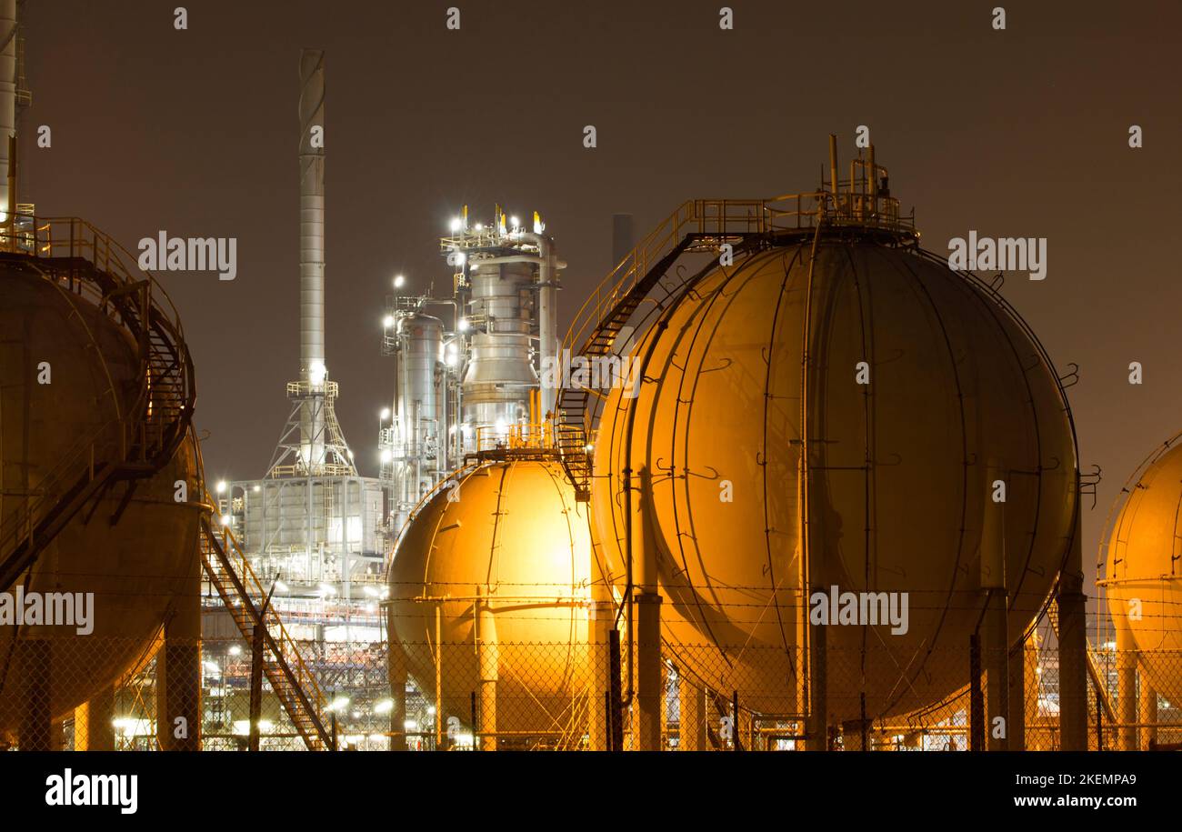 Liquified natural gas qatar hi-res stock photography and images - Alamy