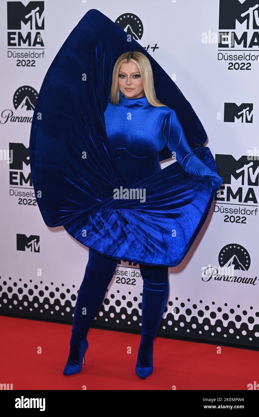 Bebe rexha awards 2022 mtv hi-res stock photography and images - Alamy