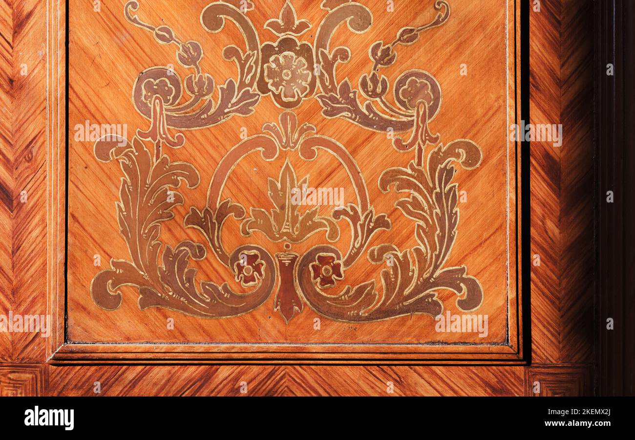 Decorative flower inlay hi-res stock photography and images - Alamy