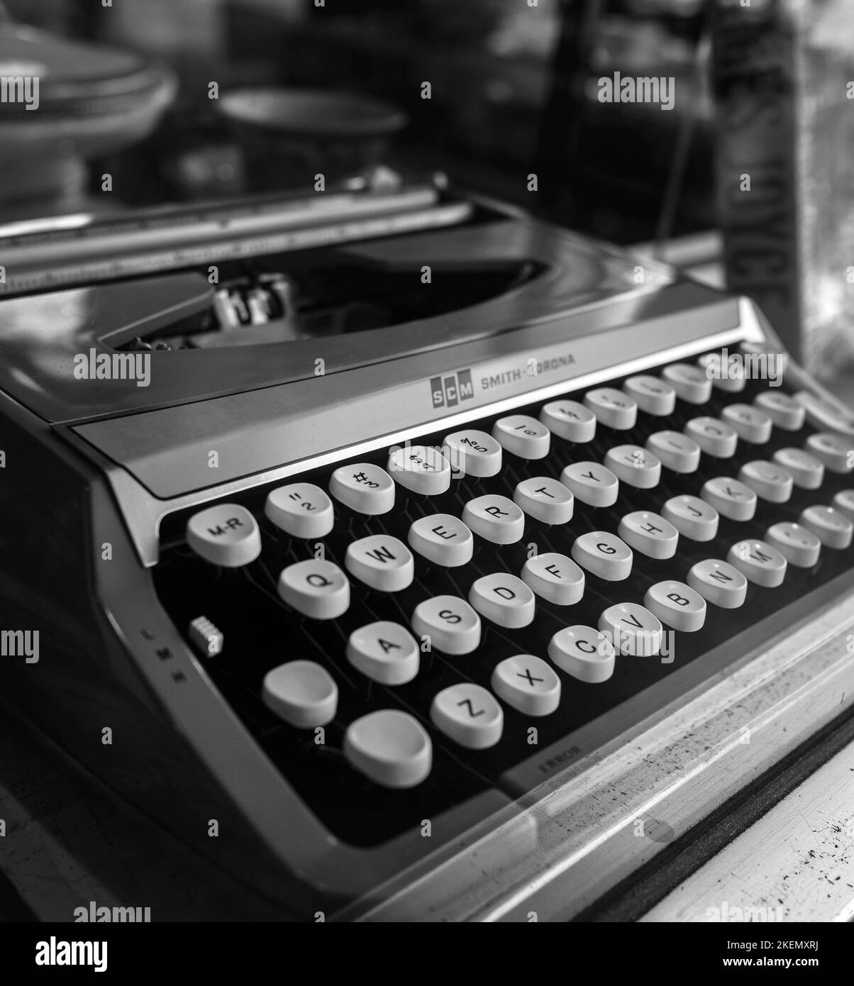 A beautiful grayscale closeup of a typewriter Stock Photo - Alamy