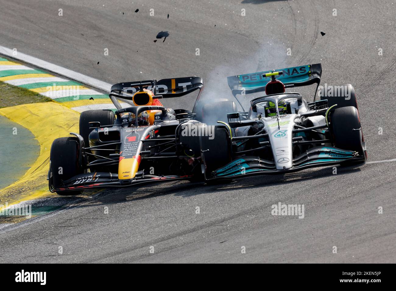Sao Paulo, Brazil. 13th Nov, 2022. Crash between #1 Max Verstappen (NLD ...