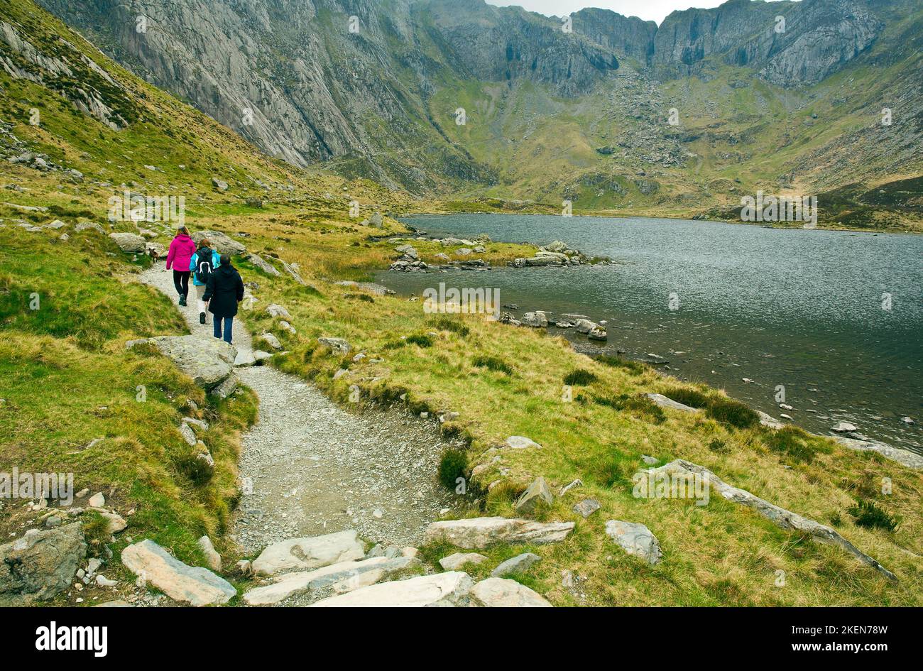 Llyn Idwal with well maintained footpath in Snowdonia National Park ...