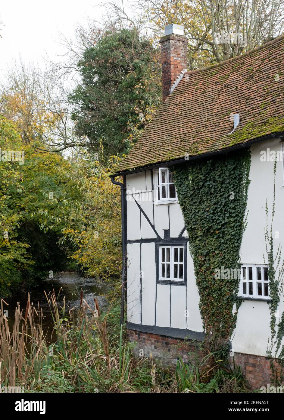 House overlooking the lea hi-res stock photography and images - Alamy