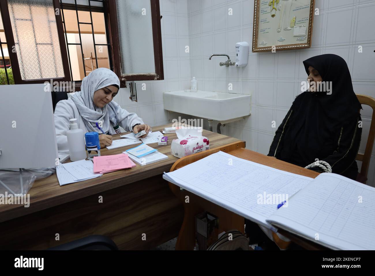 United nations doctor hi-res stock photography and images - Alamy