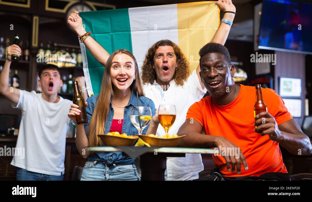 Irish football fans cheering hi-res stock photography and images - Alamy