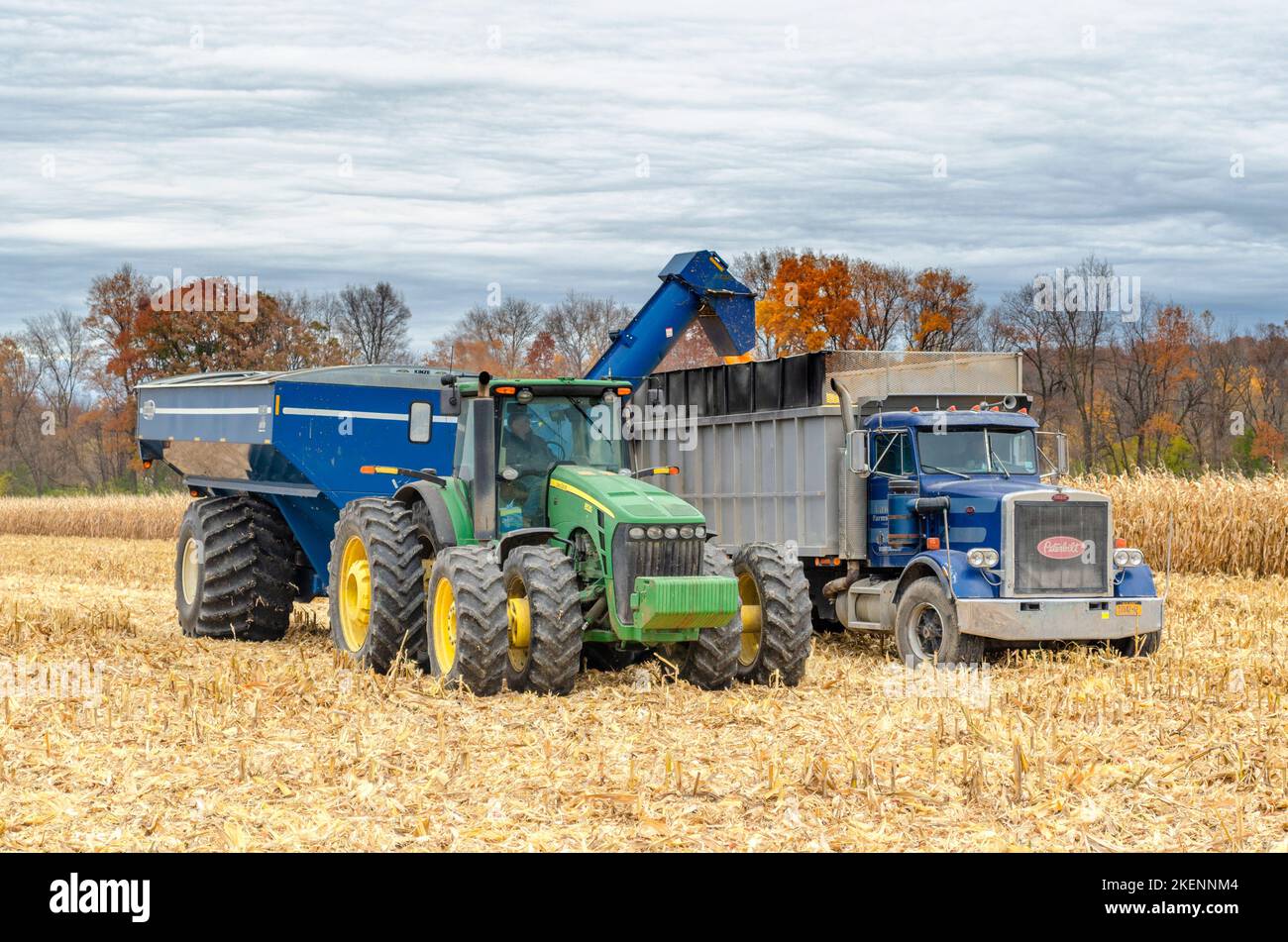 John deere 8530 tractor hi-res stock photography and images - Alamy