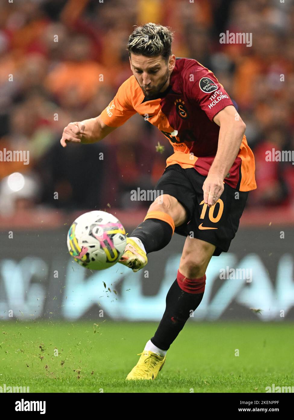 ISTANBUL - Dries Mertens of Galatasaray AS during the Turkish Super Lig ...