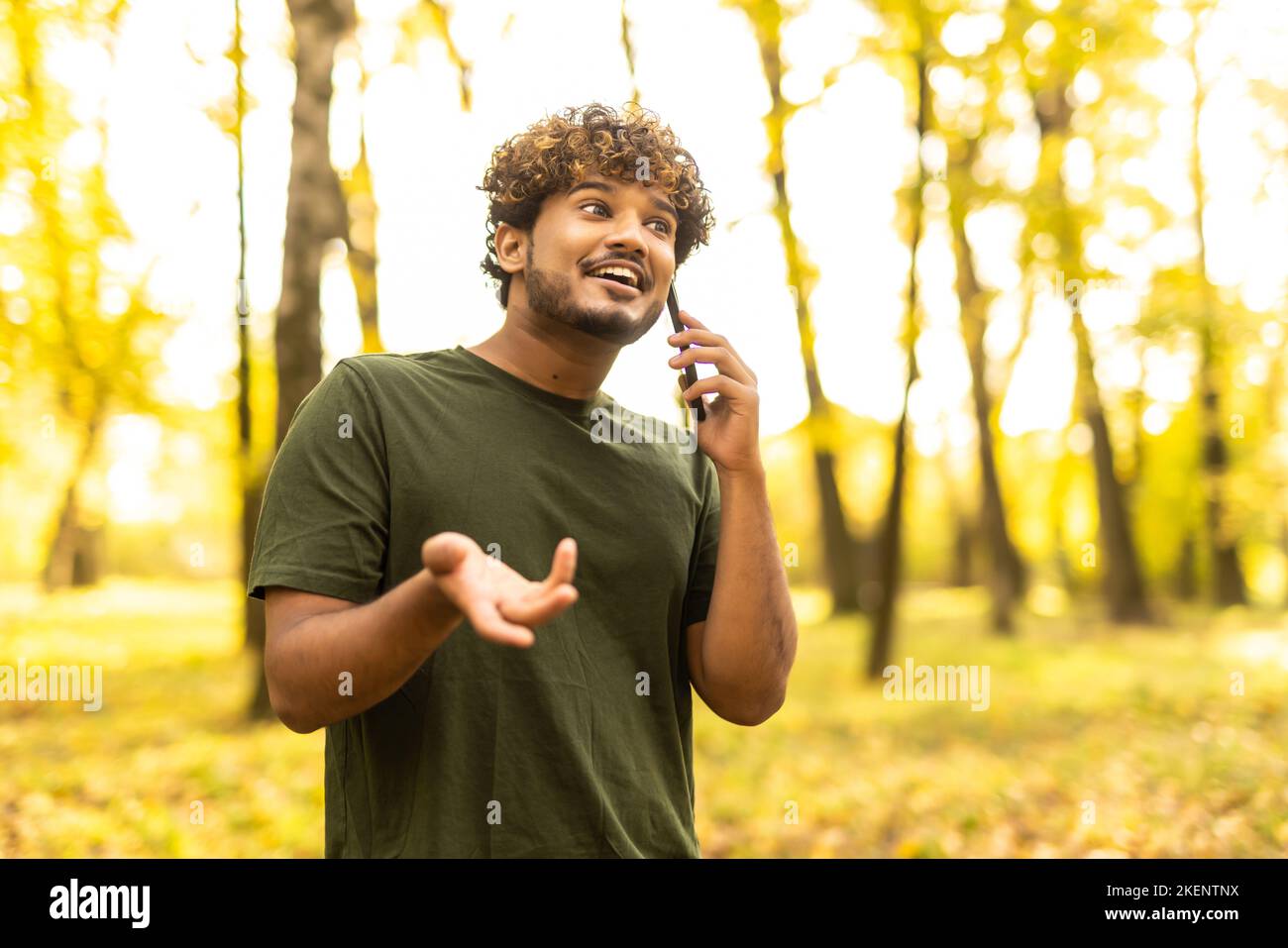 Indian man talking hi-res stock photography and images - Alamy