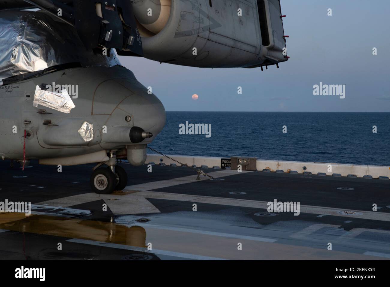221109-N-IL330-3012 TASMAN SEA (Nov. 9, 2022) – Amphibious assault ...